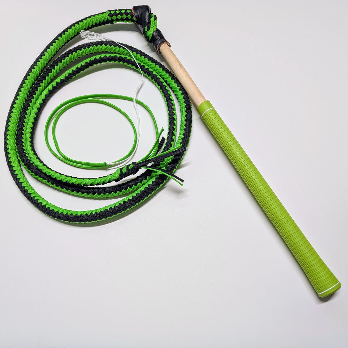 Budget Stockwhip - 550 Paracord – Pocket Snakes